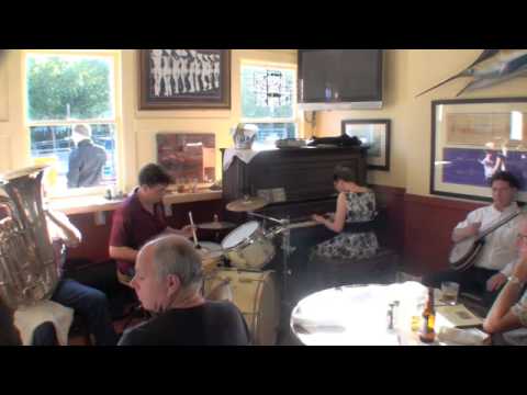 Virginia Tichenor & Friends "American Beauty Rag" - YouTube