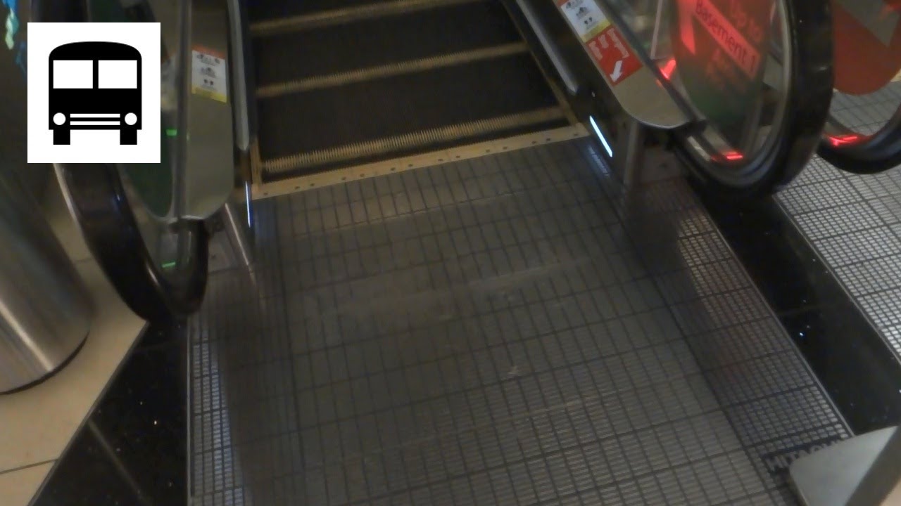 Singapore Changi Airport Terminal 3 - Hitachi EX Series EX-EN 1200 ...