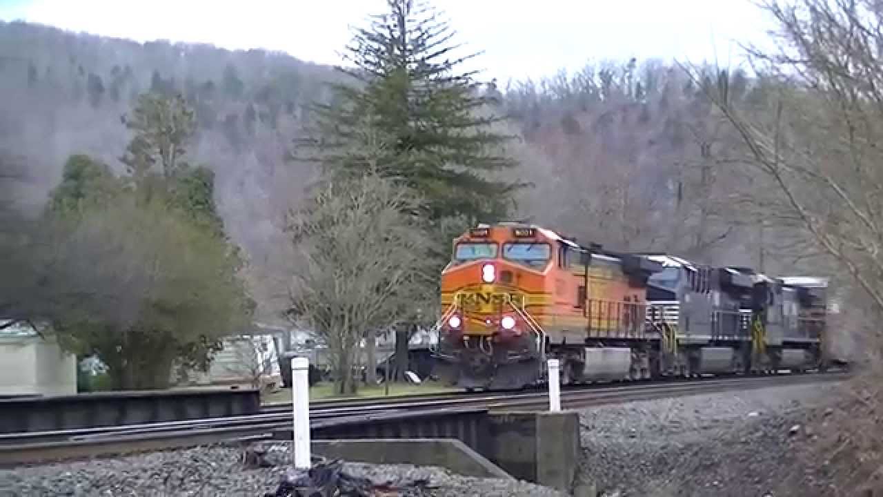 NS 195 with BNSF Leading at Elliston, VA - YouTube
