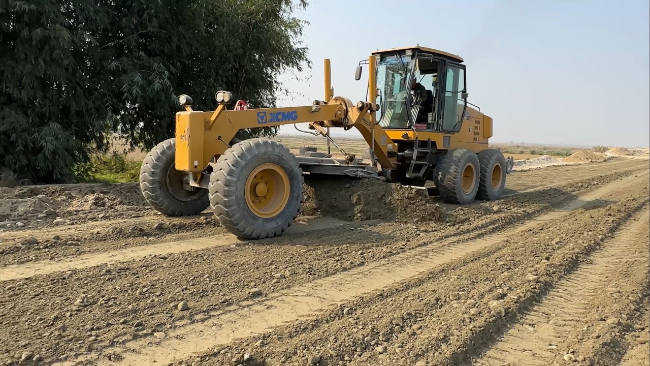 #look 👀 @ this heavy machine 🚜🚜 #@ road work - YouTube