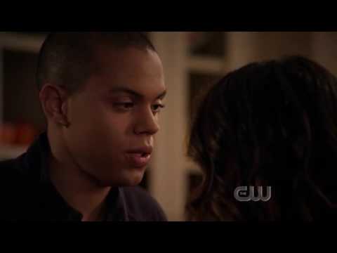 Interracial kiss - 90210 3