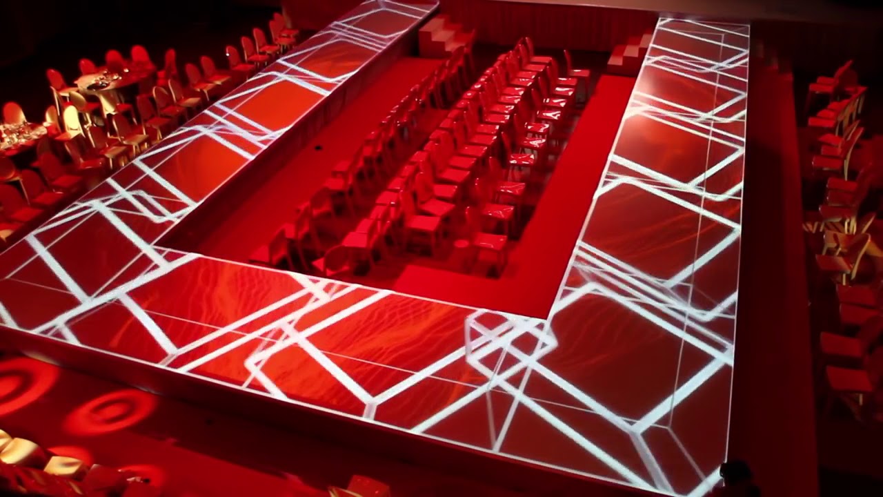 3D Projection Mapping on to Fashion Show Runway Dining Table - YouTube