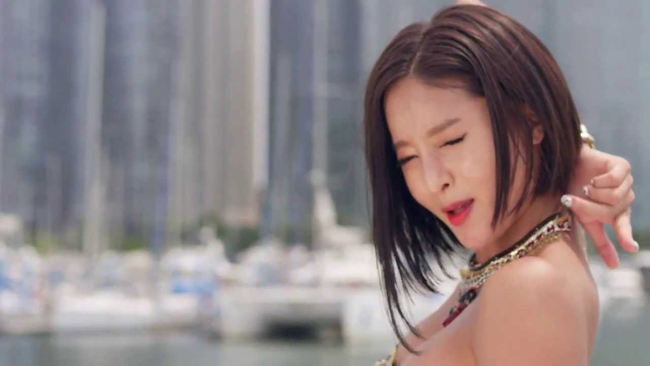 김소리 Kim Sori_비키니(B.I.K.I.N.I) BIKINI MV - YouTube