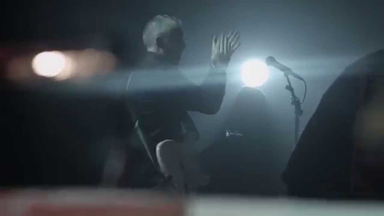 Two Bullets - Mono Town live @ Gamla Bio - YouTube