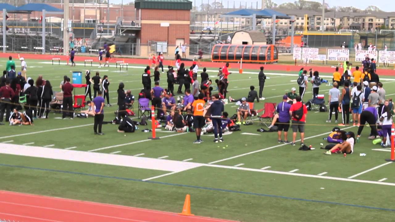 400 meter dash. 47.58 Champion Allison - YouTube