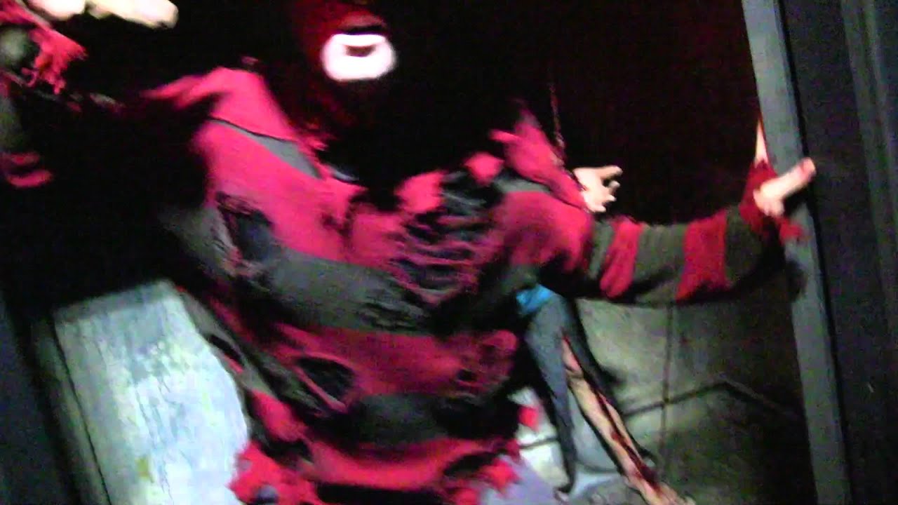 Freddy VS Jason Maze Highlights at Halloween Horror Nights 25 - YouTube