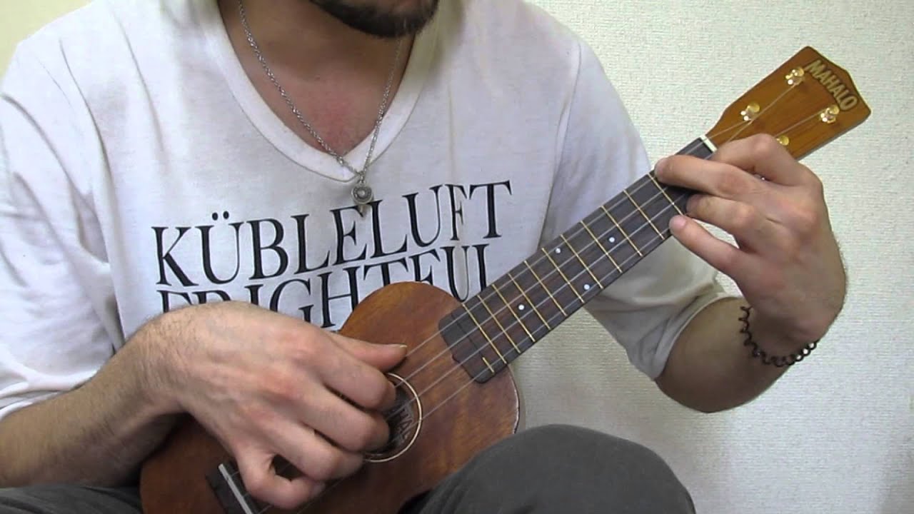 Bizarre love triangle - ukulele - YouTube