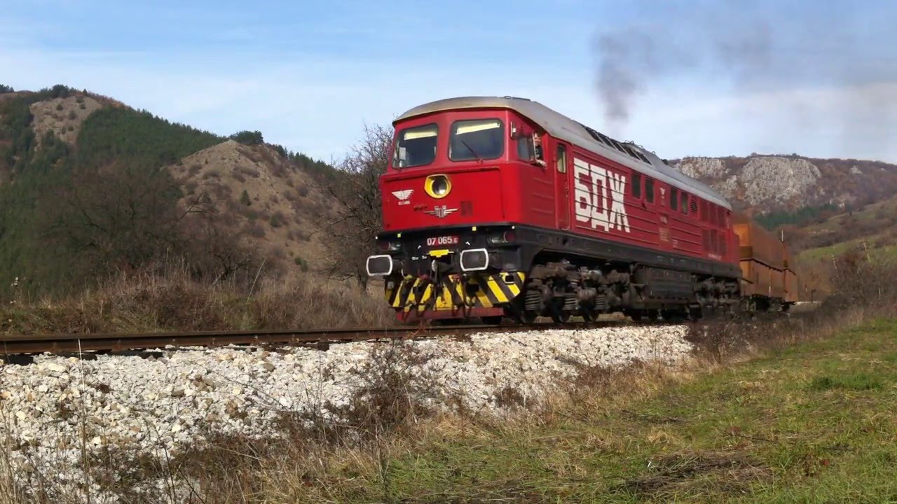 BDZ Class 07 at Kalotina - Stanyantsi line - Autumn session - YouTube