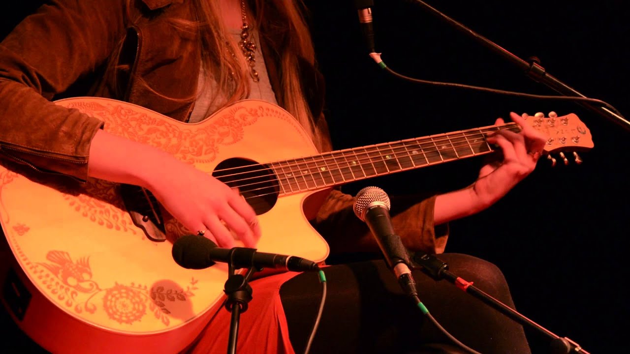 Wietske Merison - Numb live @ Klooster Sessions - YouTube