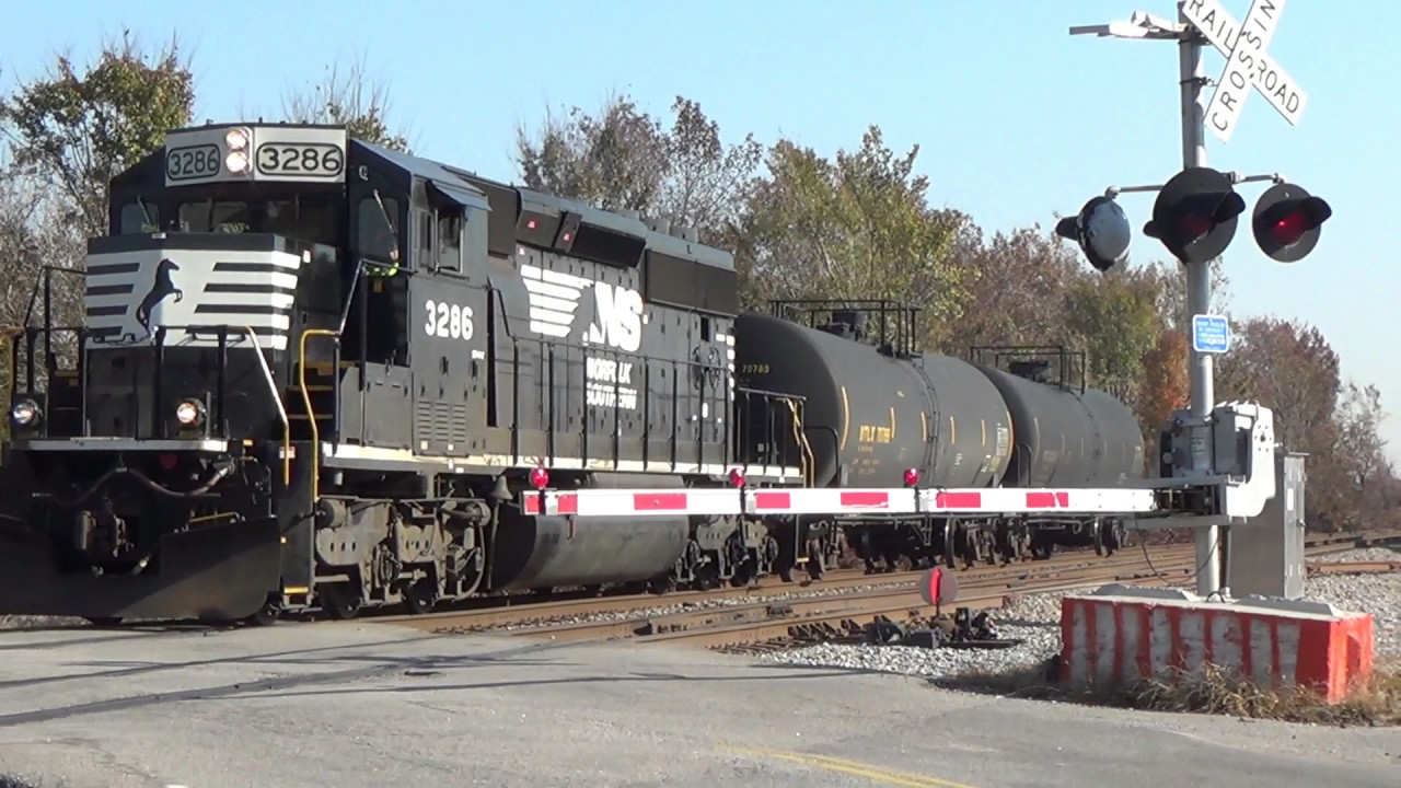 NS 3286 (EMD SD40-2) NS NV03 - YouTube
