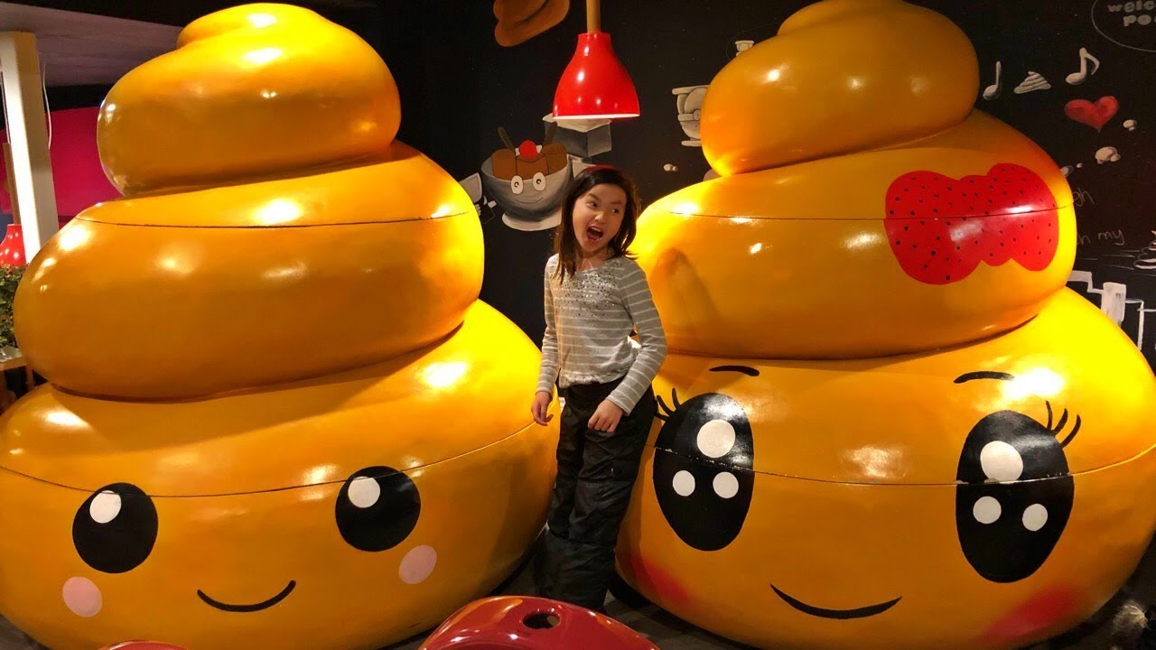 Kids try food | Eating YUMMY POOP | TOYS Giveaway | emoji - YouTube