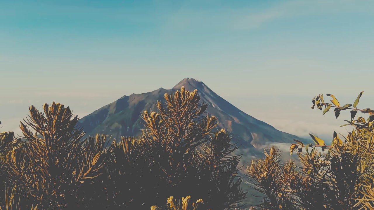 View Gunung Merapi dari Merbabu - YouTube