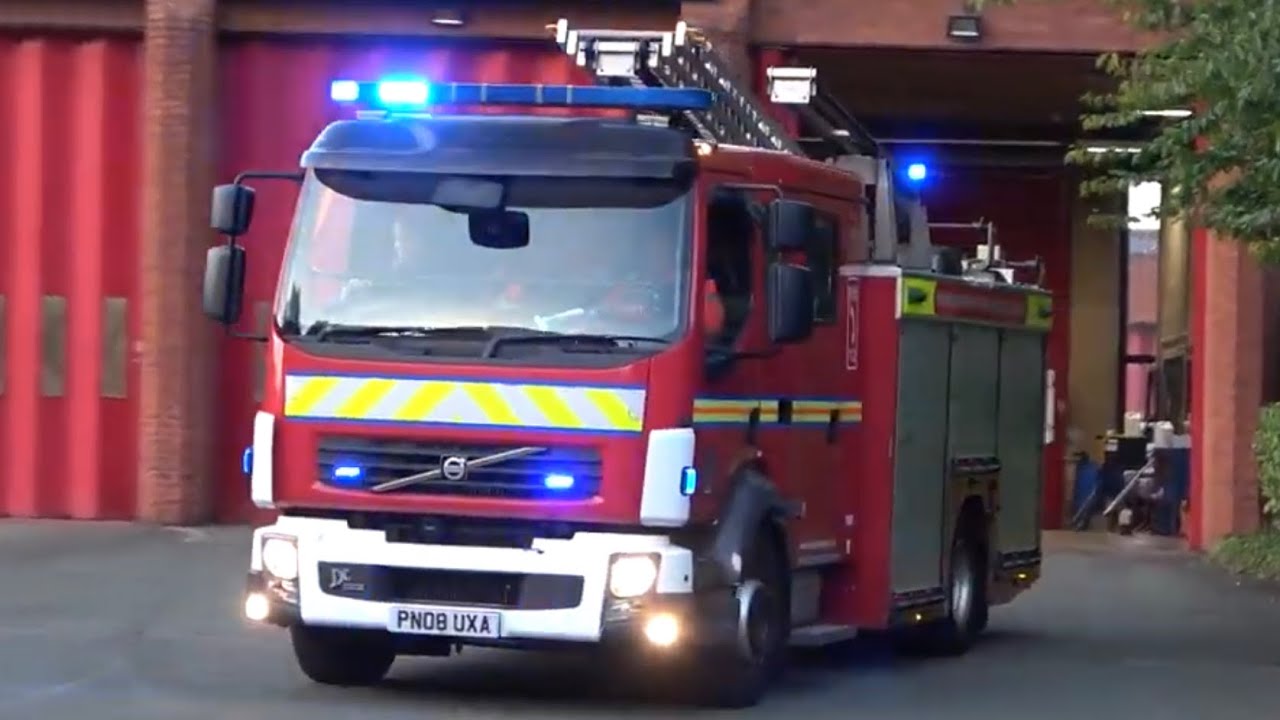 *TWO TONES* Manchester Central Reserve Pump Turnout - Greater ...