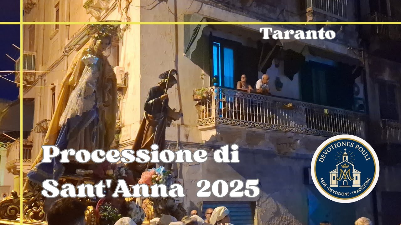 Processione di S. Anna e S. Gioacchino nel centro storico di Taranto ...