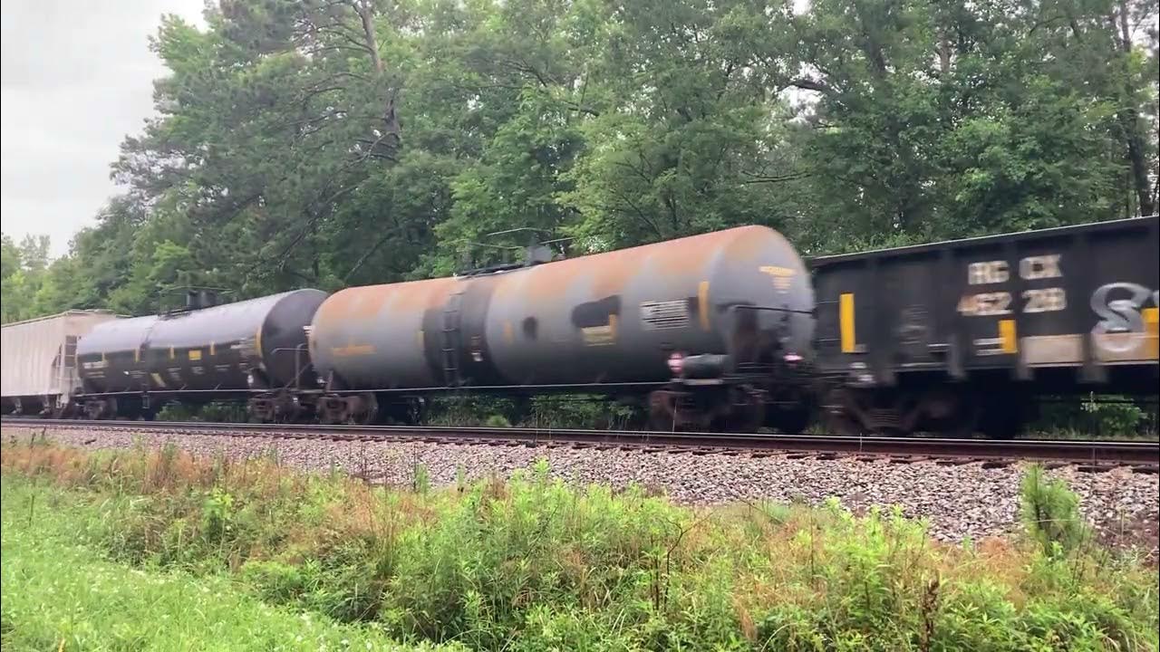 CSX M400 Long NB Manifest with mid Train DPU Alright - YouTube