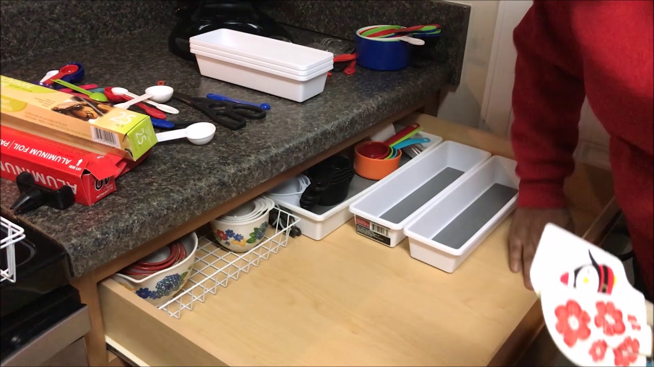 Tidy Tuesday || Clean Out Kitchen Drawers || 15 Minutes of Clean - YouTube