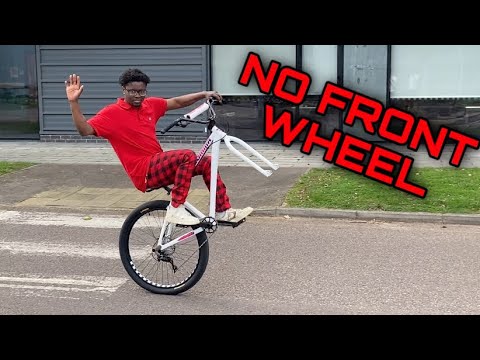 WHEELIES WITH NO FRONT WHEEL IN CHELMSFORD UK!! - YouTube