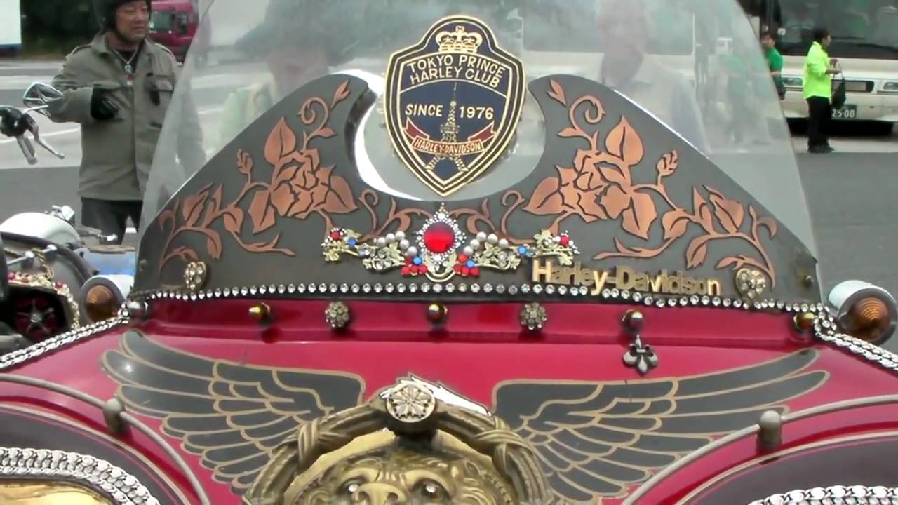 crazy decorated Harley Davidson - YouTube