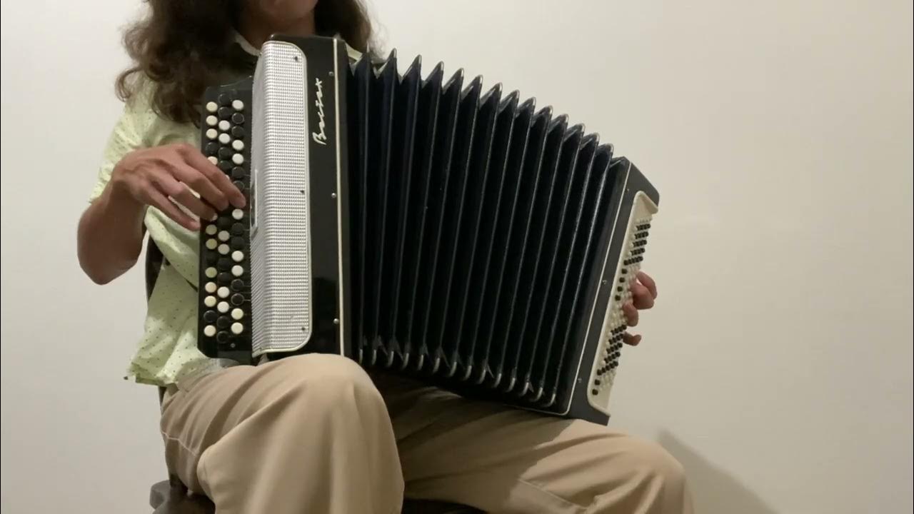 Old Maui / Accordion - YouTube