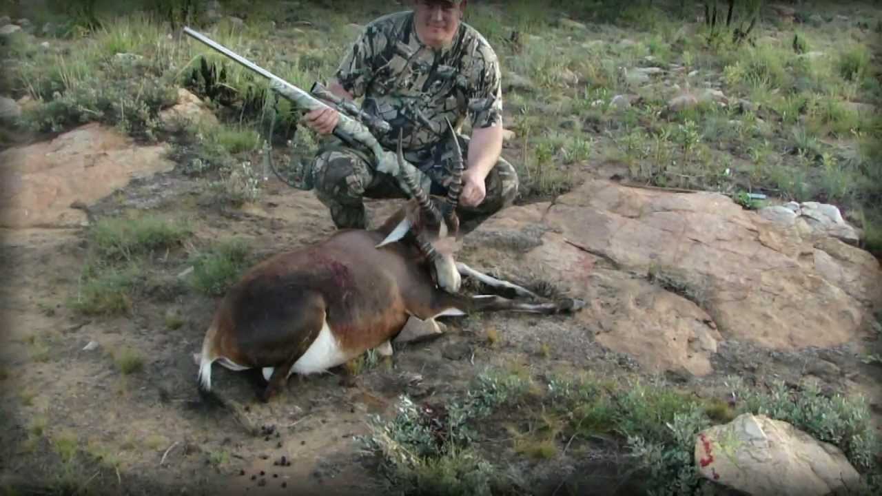 Extreme Muzzleloader Hunting in South Africa 175 Yards kill with a ...