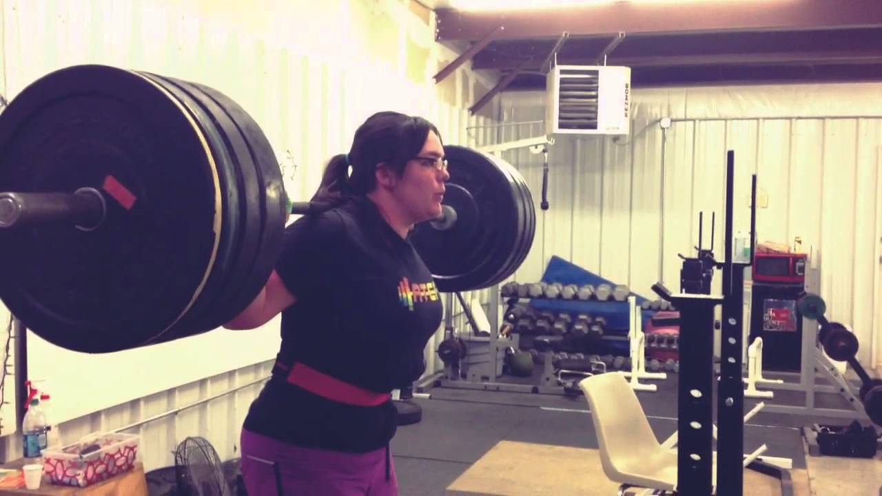 Tish: Back Squat Yelling Practice - Weightlifting Academy T - YouTube