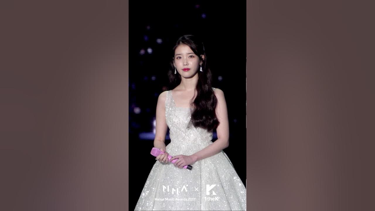 [Melon Music Awards 2017(멜론뮤직어워드)] IU Vertical cam(아이유 세로캠) - YouTube Music
