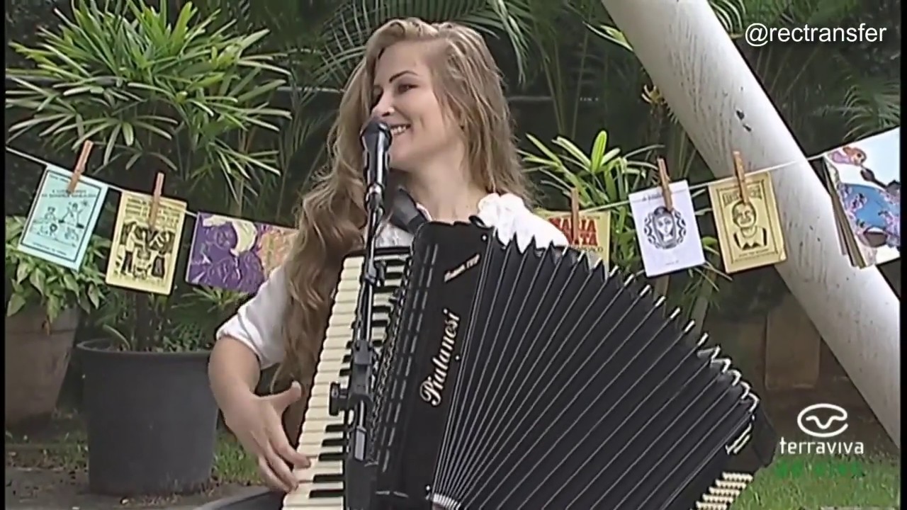 Bia Socek - Desafio de sanfona / Tv terra viva (AO VIVO) - YouTube