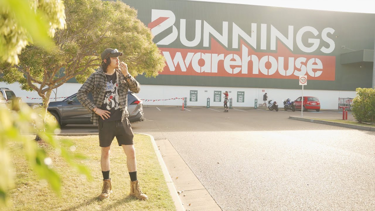 Every Electrician Ever... | Garn. - YouTube