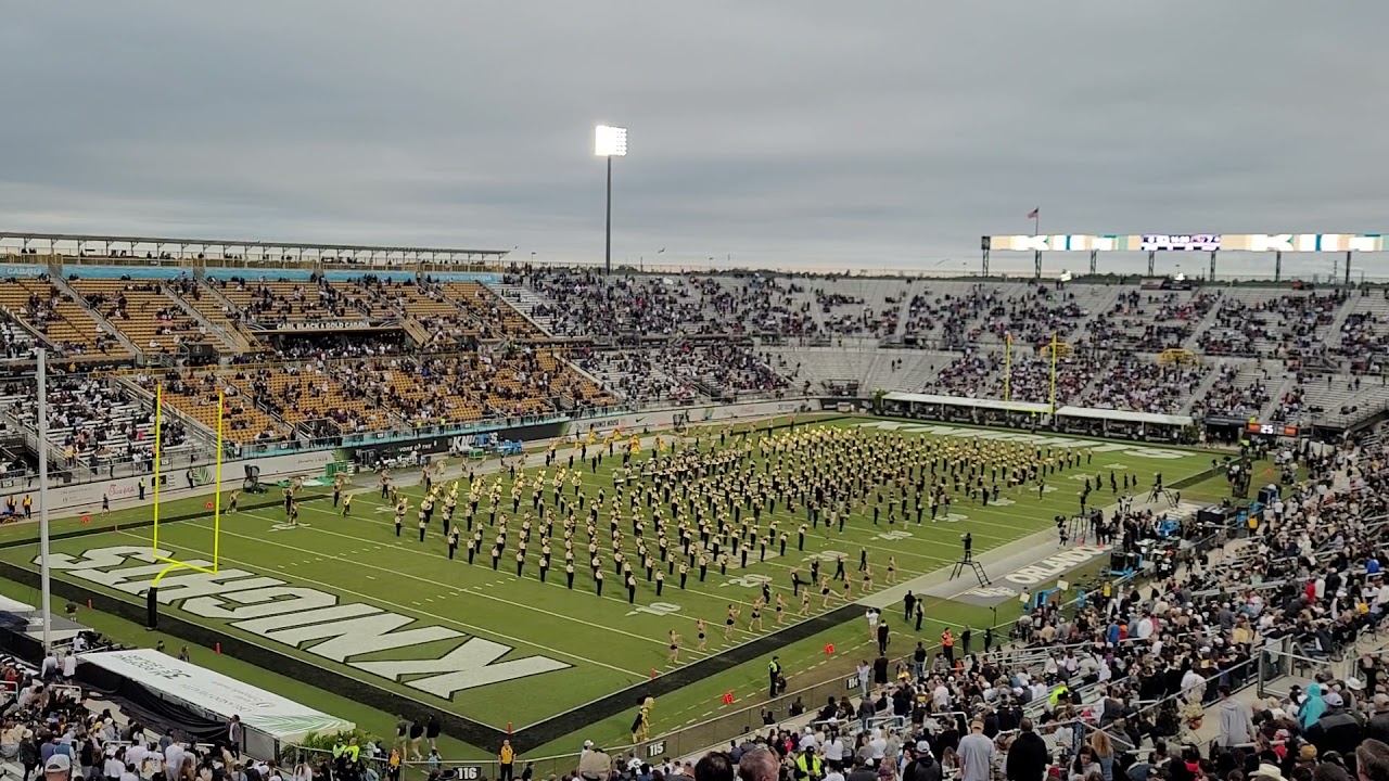 UCF Marching Band at Homecoming - Carry On My Wayward Son - YouTube