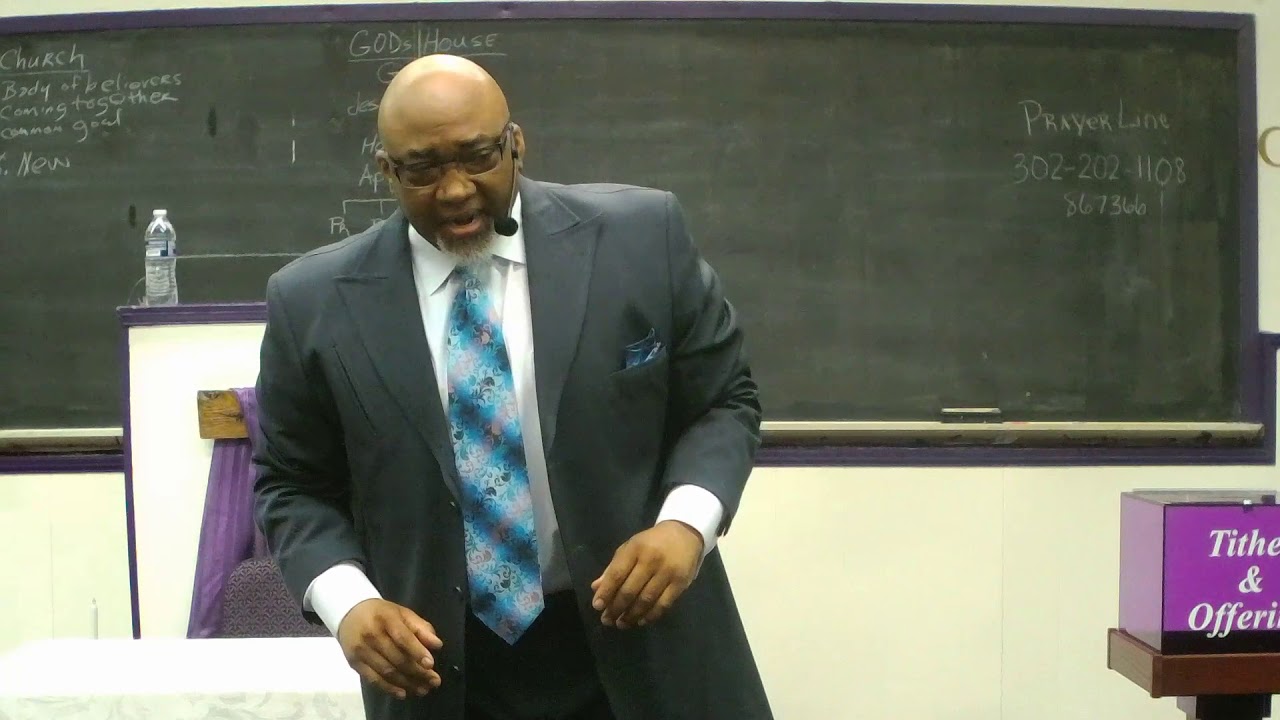 Apostle Davis Sings "I Love You Lord/We Exalt Thee" - YouTube