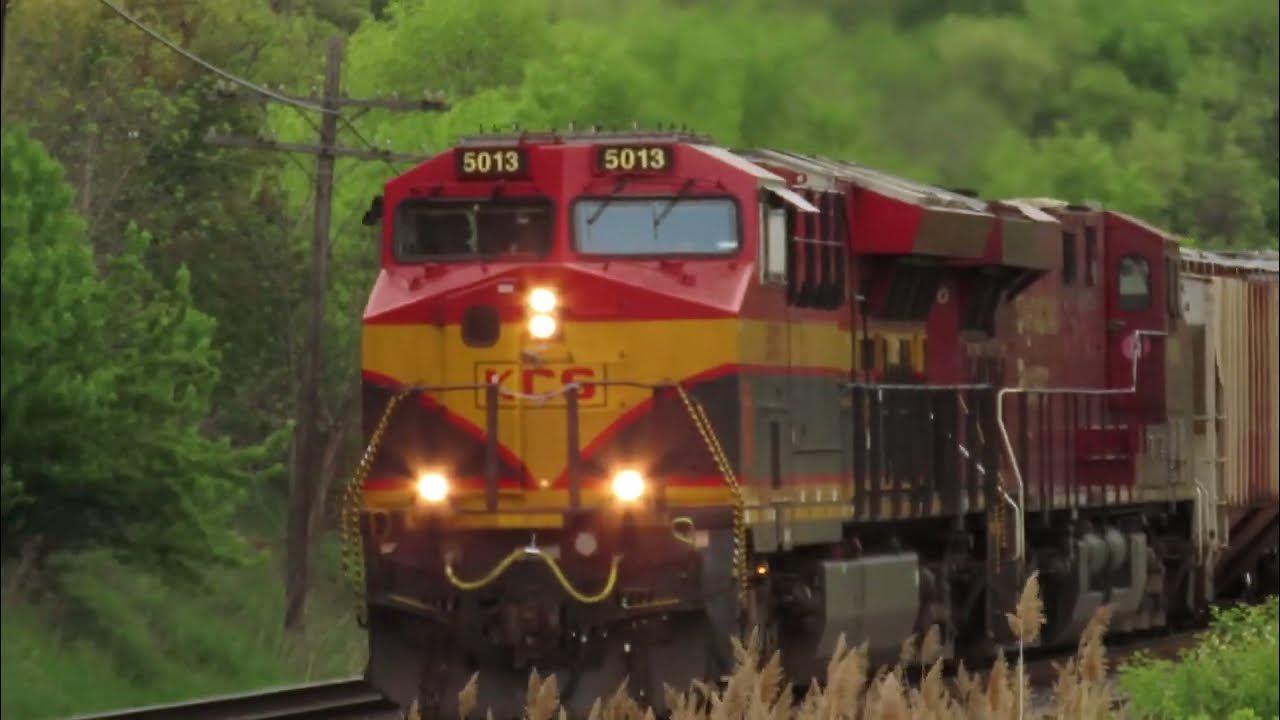 KCS ET44AC lead! KCS 5013 and CP 8840 on CP 135 at Streetsville 5/17/2025! - YouTube