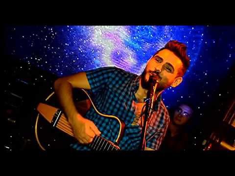 Özgür Çakıroğlu - Severek ayrıldık ona yanıyorum (taburcu)