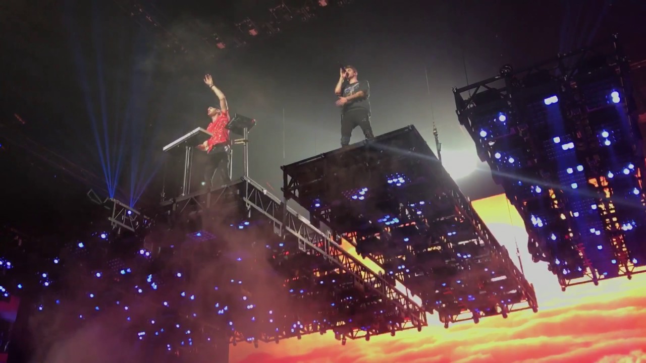The Chainsmokers Live Memories Tour Montreal: Paris - YouTube