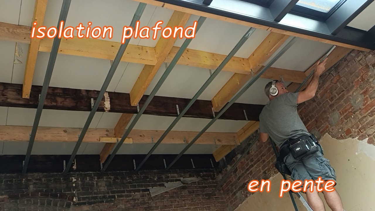 Isolation plafond suspendu en pente - YouTube