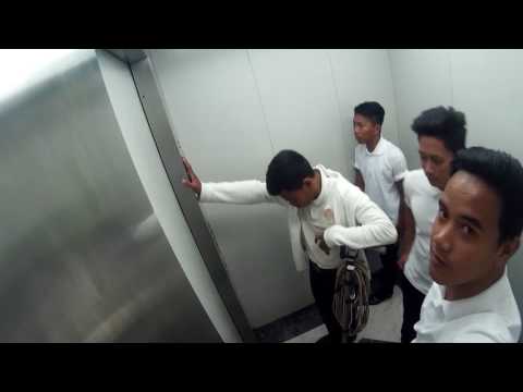 Remar Espiritu, Fart inside the elevator