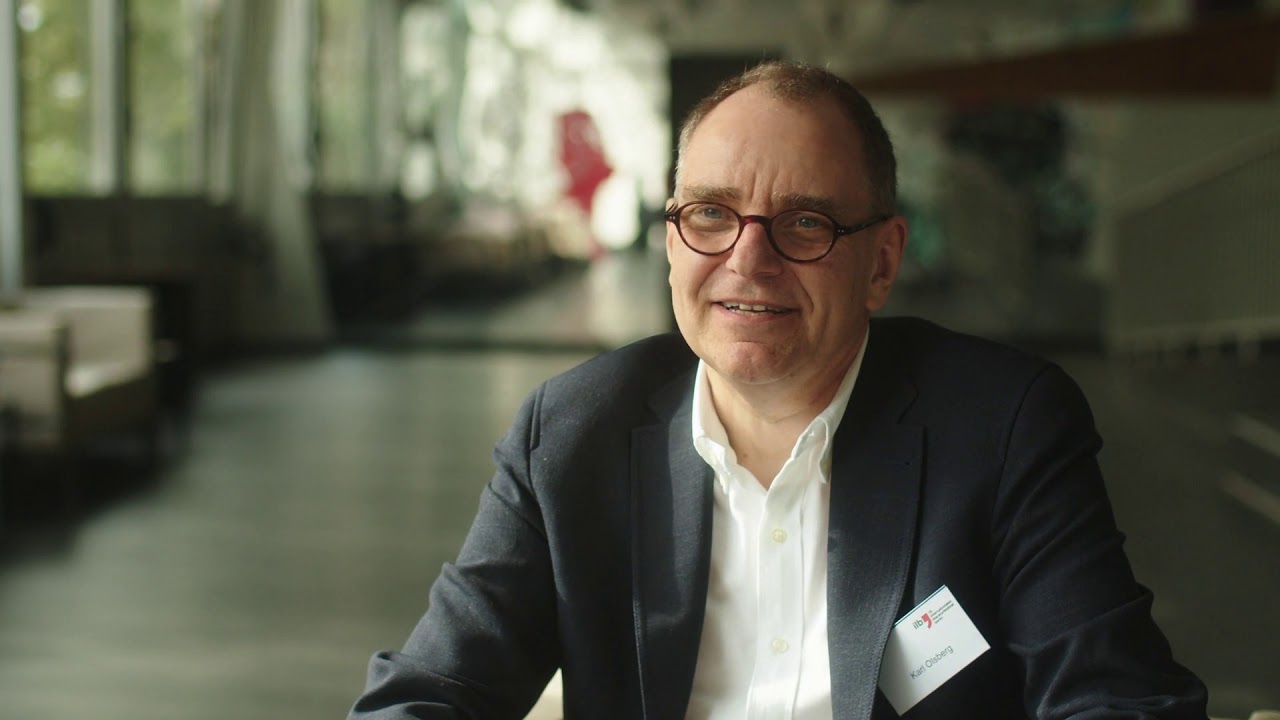 Interview mit Karl Olsberg / ilb 19 - Automatic Writing 2.0 - YouTube