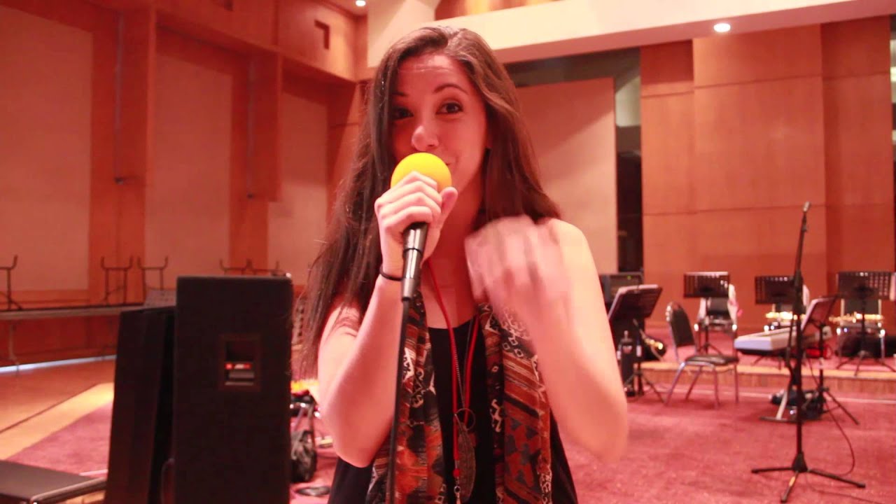 Ruth Robles en BP Concert Band "Simply the Best" - YouTube