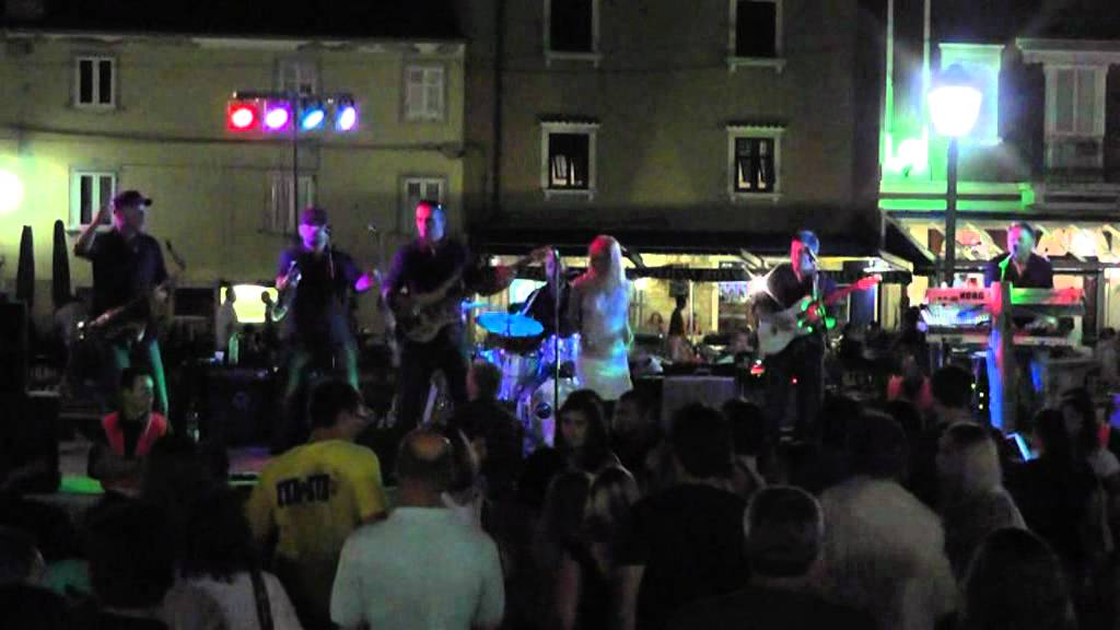 Lady Luna Band - Kiss - YouTube
