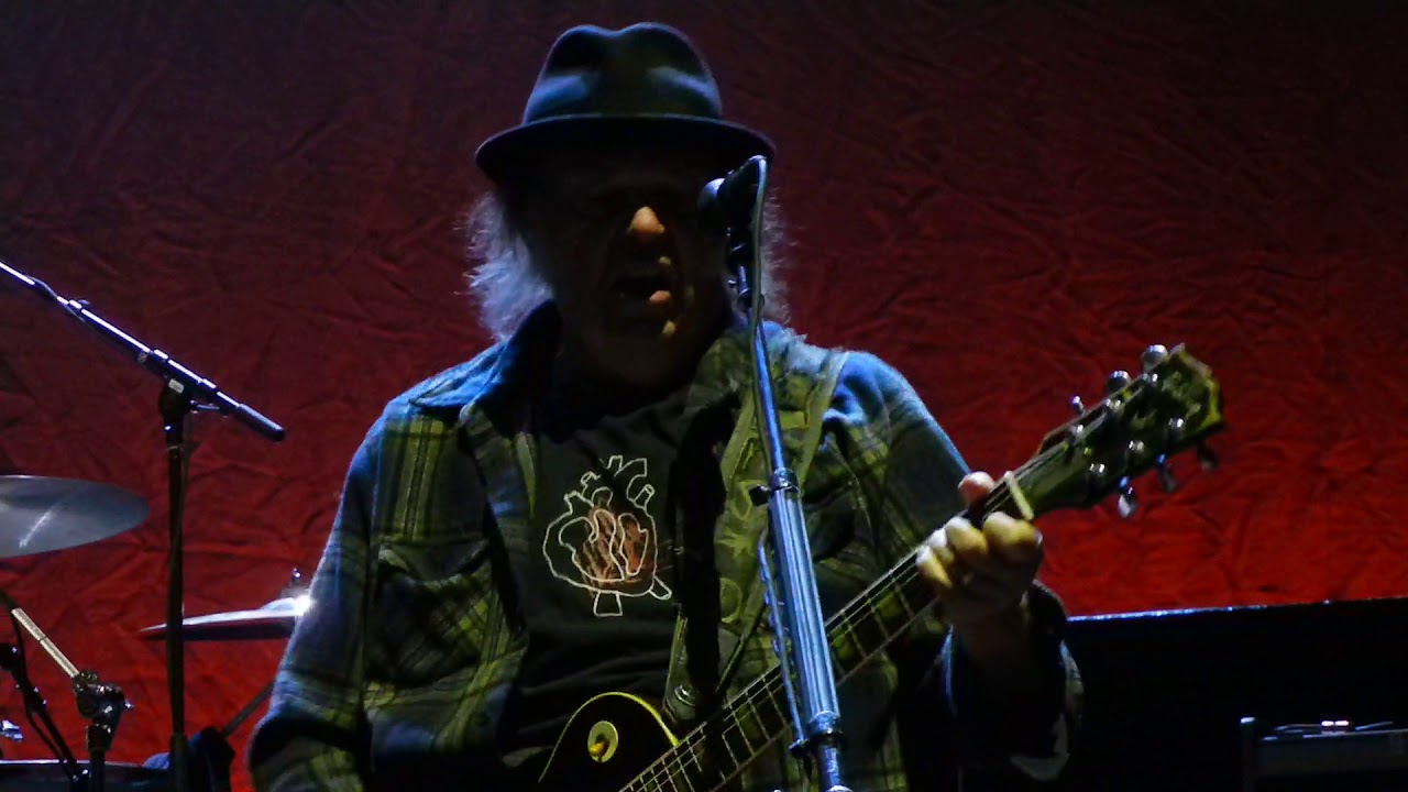 NEIL YOUNG: Powderfinger - YouTube