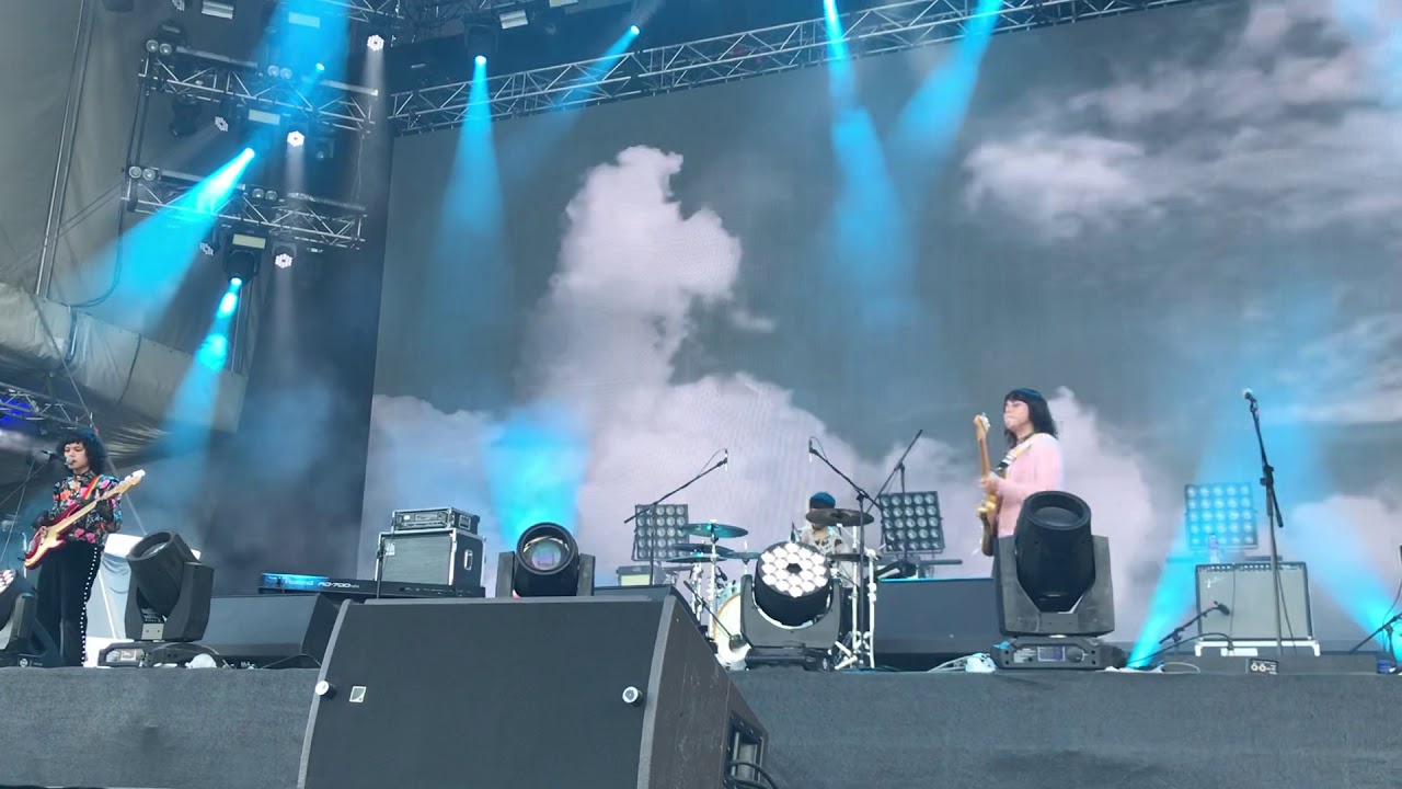 Mundo - IV Of Spades - YouTube