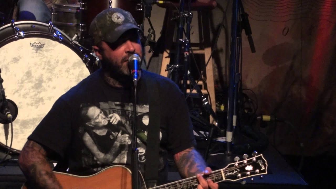 "Back Out On The Road" in HD - Aaron Lewis 7/25/2012 - YouTube