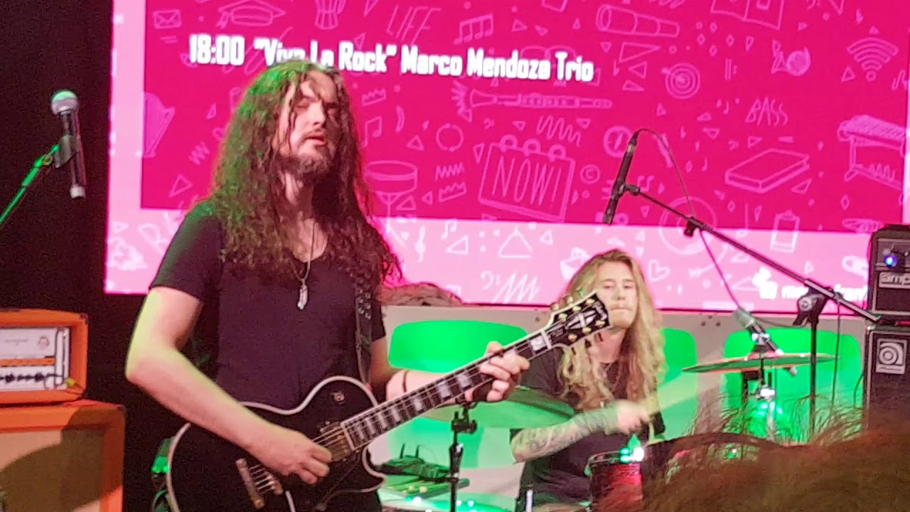 Marco Mendoza, Michael McCrystal, Kyle Huges 2019 auf der Musikmesse ...