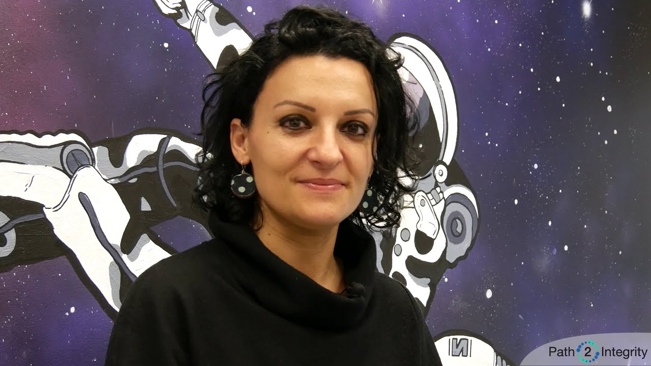 Dr. Nanda Rea (Italy) - YouTube