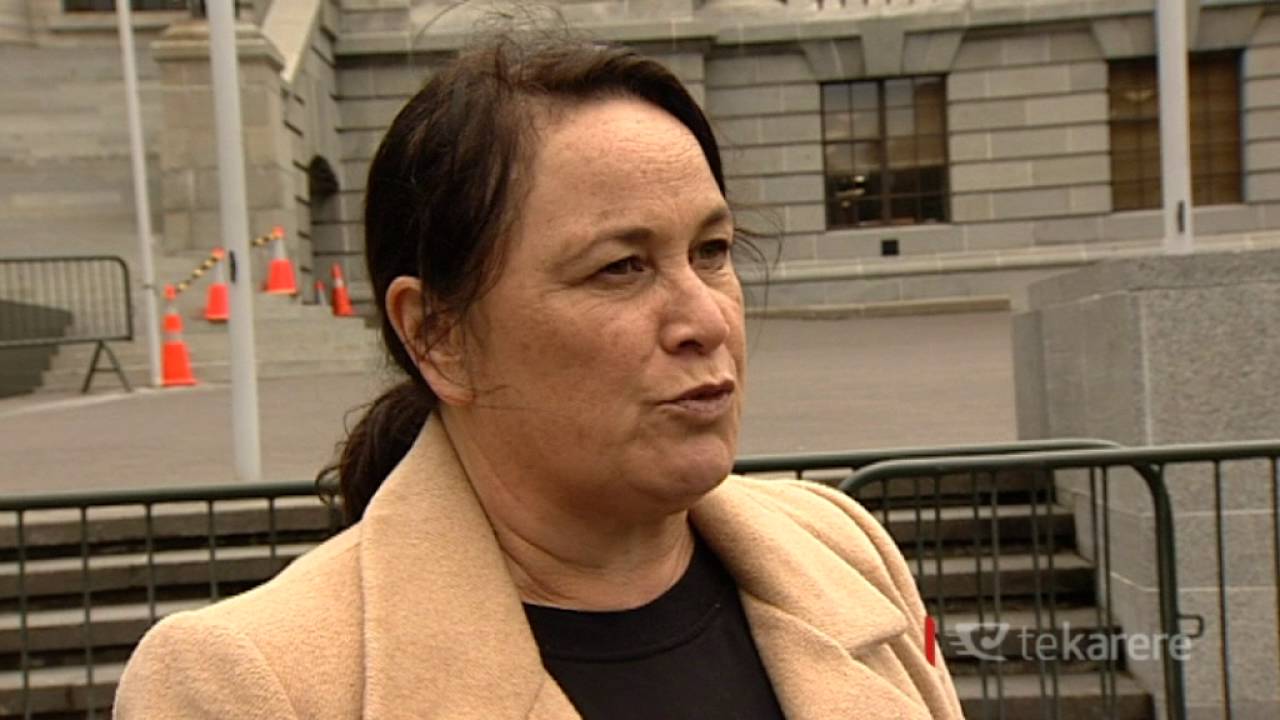 Ngāti Ruanui present petition calling for moratorium on seabed mining ...
