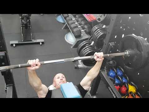 Block Bench Press - YouTube