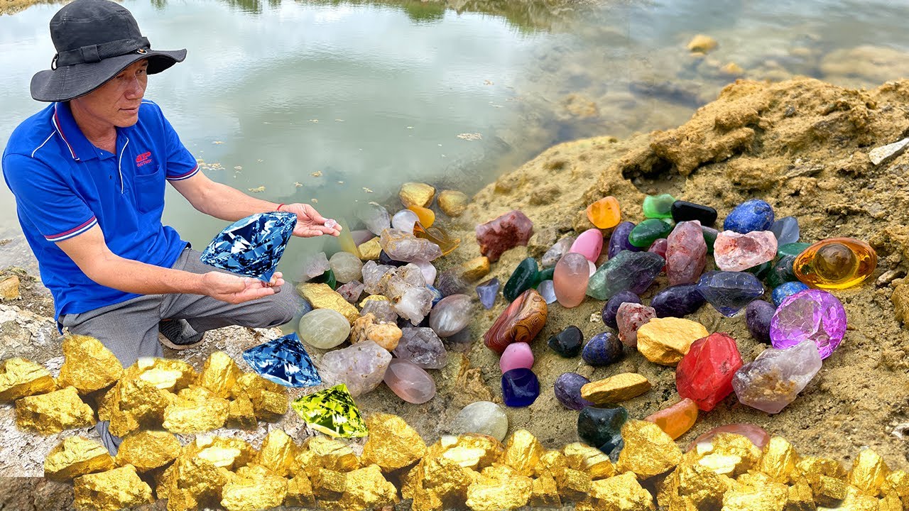 How to find Diamond-Amazing Gold finding ! lucky boy found a lot of ...