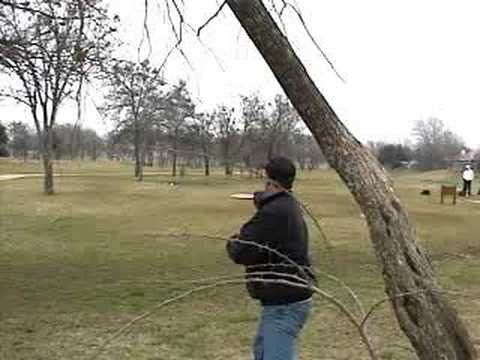 Great Disc golf shot - YouTube