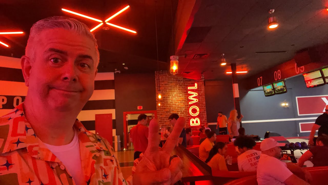 Live from Bowlero - Dallas! It's Monday League Night! - YouTube