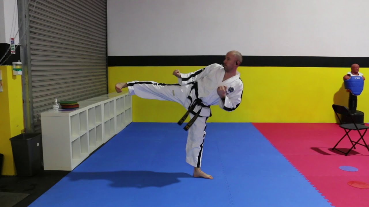 Parallel Stance Side Piercing Kick - YouTube