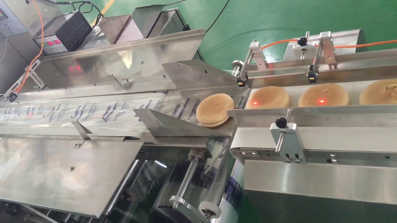 Packing machine for bakery/ protein bar with infeed conveyor belt/flow ...